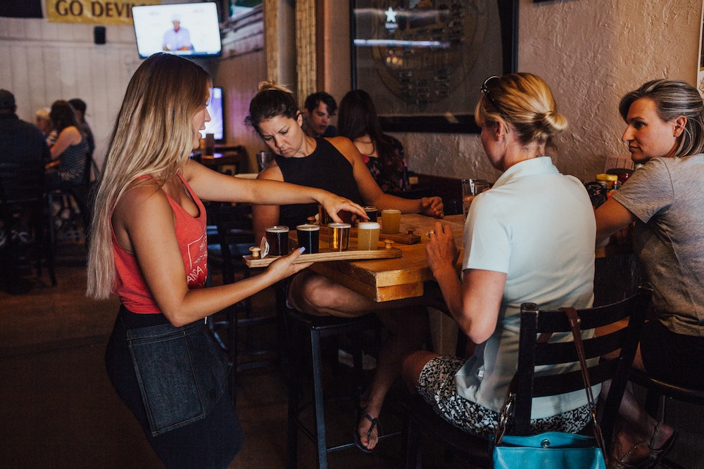 How to Dress Your Best for Hooters Job Interview: 15+ Tips │ Panaprium