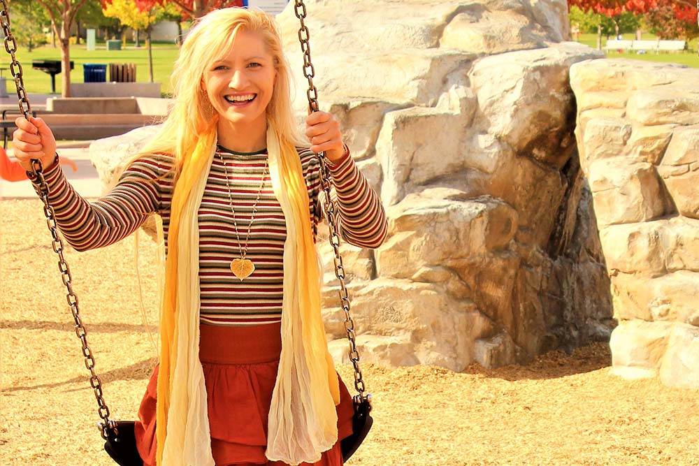 15+ Best Fashionable Art Mom Outfit Ideas You'll Love | Panaprium