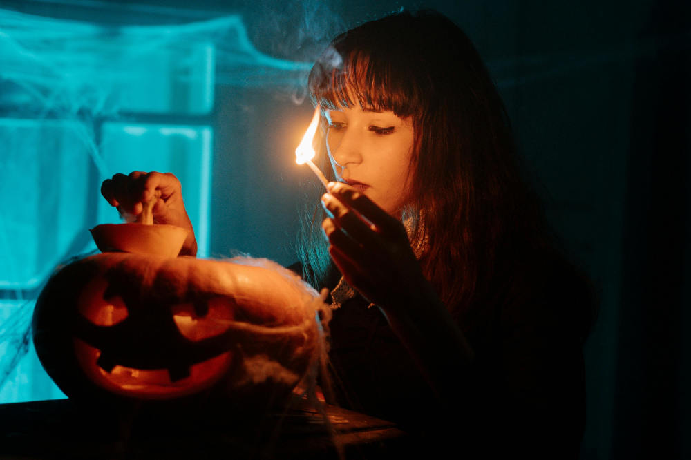 Witches Born on the 15th: The Hidden Power & Mystical Lessons of Your ...