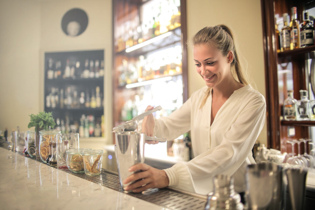 The Ultimate Outfit Guide For Bartending Interviews | Panaprium