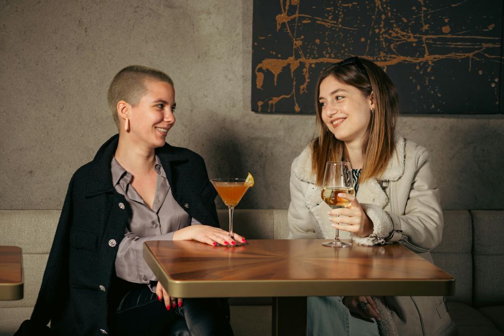 What to Wear to Outback Steakhouse: 17 Easy and Polished Outfits ...
