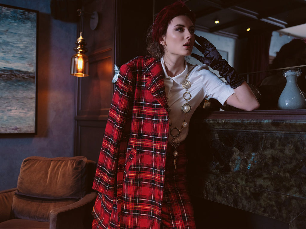 15 Amazing Outfits For A British Themed Party | Panaprium