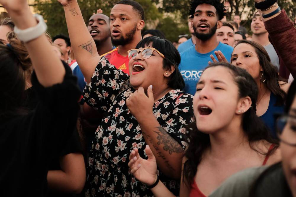 What To Wear To A Gospel Concert (15 Best Outfits) | Panaprium